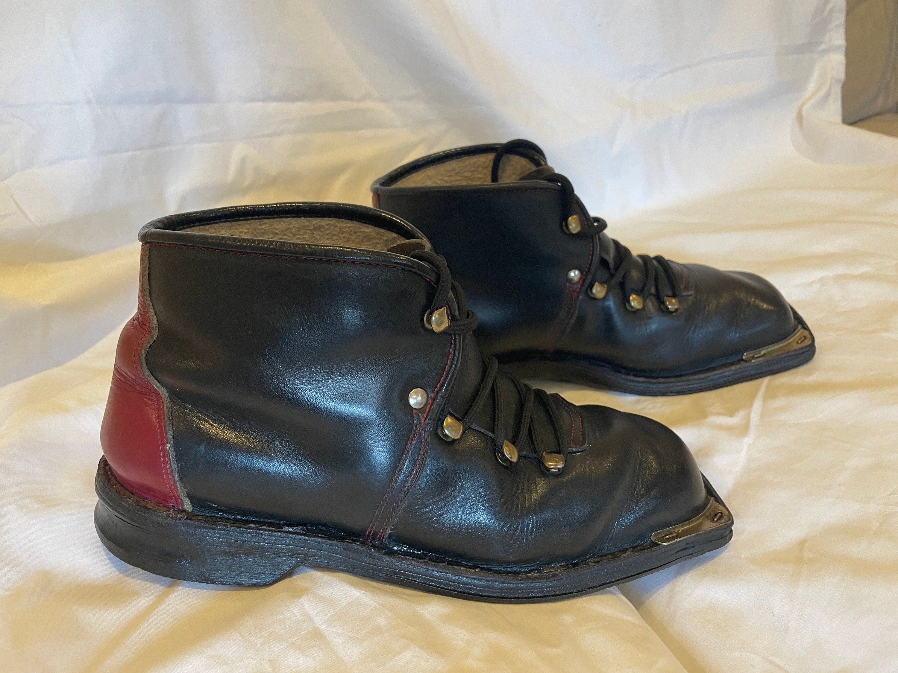 Size 39 (US Women's 8/8.5) - 1950s Vintage Ski Boots - Beautiful Black ...